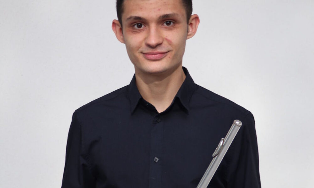 Hugo Núñez, alumno del Conservatorio de Ponferrada obtiene el premio de ... Hugo Núñez, alumno del Conservatorio de Ponferrada obtiene el premio de ...